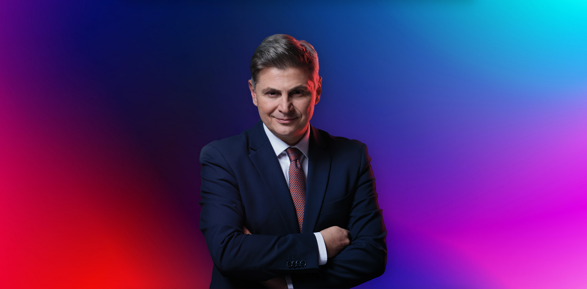 Νικόλας Φαραντούρης στο ΚΟΚΚΙΝΟ: Κεντρομόλος δύναμη και φωνή ενότητας η ...